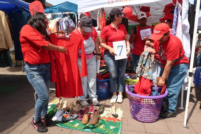 Emprendedores De La Ciudadela 9 De Octubre Exhibieron Sus Productos