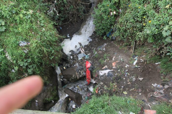 Las quebradas de la capital son focos permanentes de suciedad