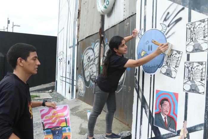 El ‘paste up' echa raíces en la Perla del Pacífico