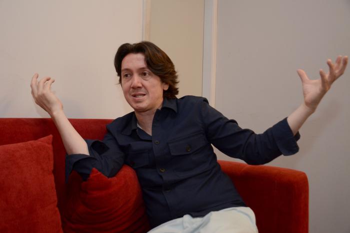 Christian Valencia: El hombre que revivió a un teatro ‘fantasma’