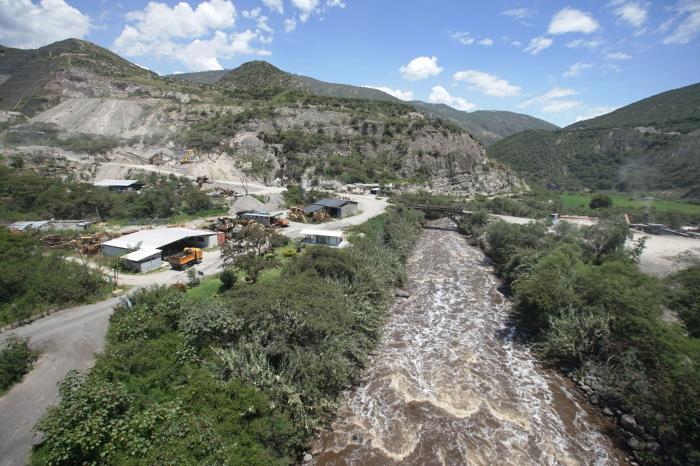 El alcantarillado avanza y los ríos de Quito son el desfogue