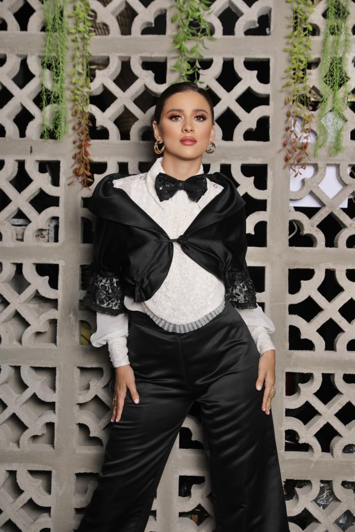 Elba González, la del humor manaba