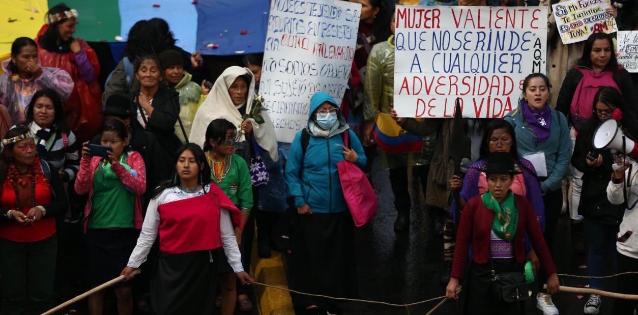 Quito: Mujeres indígenas en el 8M