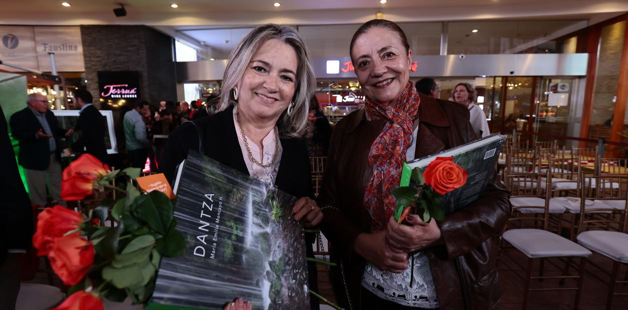 María Emilia Moncayo lanza su sexto libro lírico y fotográfico, Dantza