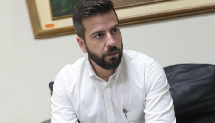 Arosemena: El nuevo gobierno deberá subir impuestos o bajar subsidios ...