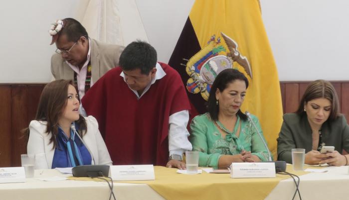 La Asamblea se une para sacar a Tuarez