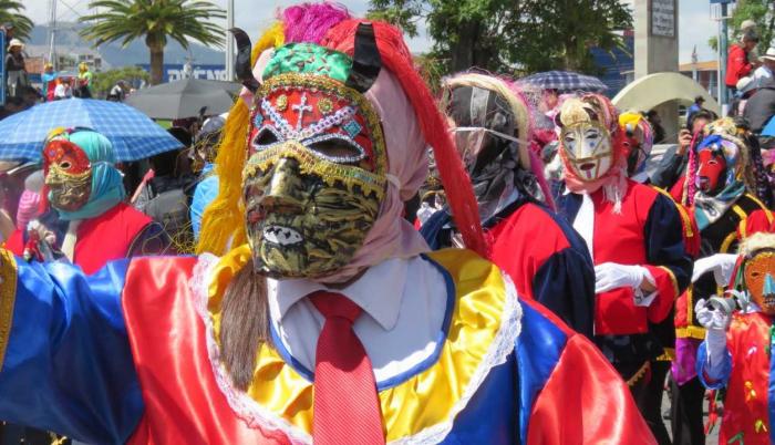 El grupo Los Diablitos recibio condecoracion