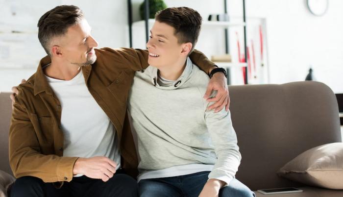 Padres O Amigos