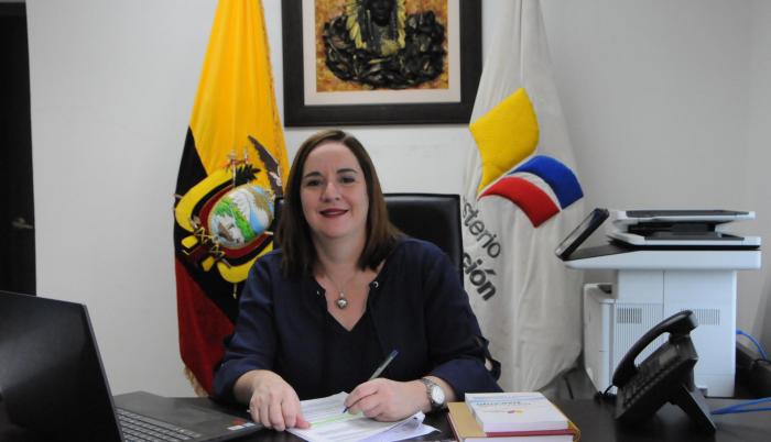 Alexandra Higgins dirige la Subsecretaria de Educacion de la Zona 8