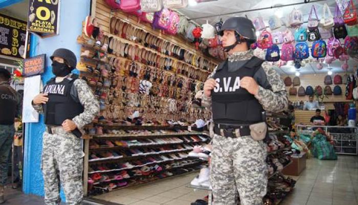 El contrabando de hormiga versus el control de perchas