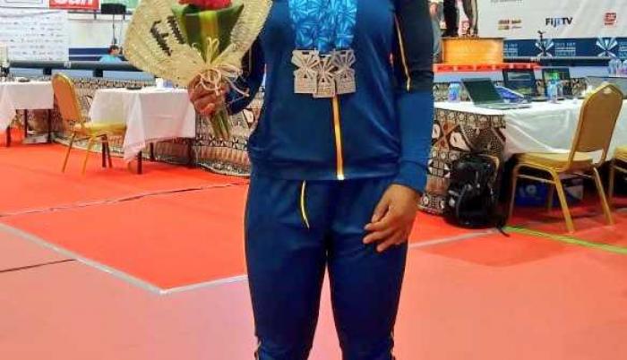 Angie Palacios, los brazos de plata