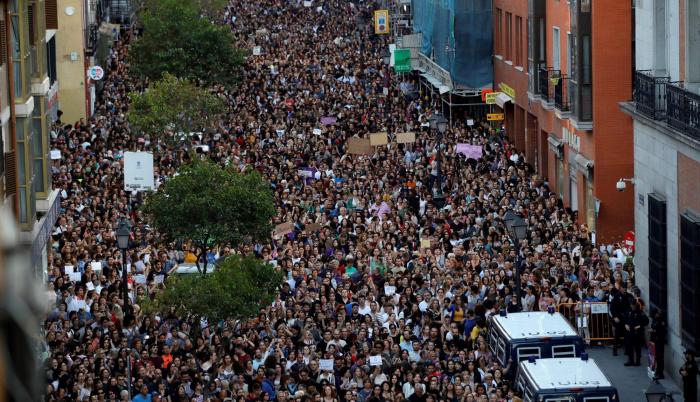 Condena por abuso sexual y no por violacion genera fuerte rechazo en Espana