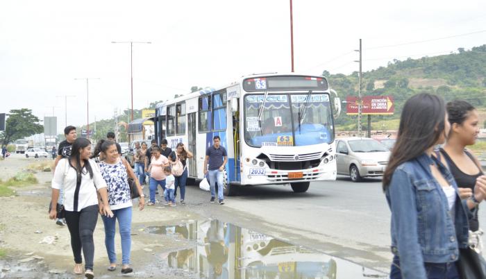En proyecto, retirar buses de La Aurora