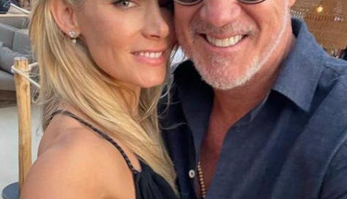 Lucinda Edwards: “Las mujeres no deben ser enemigas entre sí”