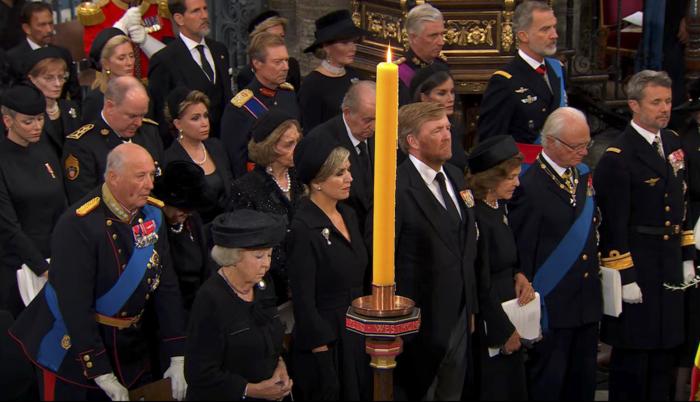 Felipe VI y su padre, juntos en público por primera vez en dos años