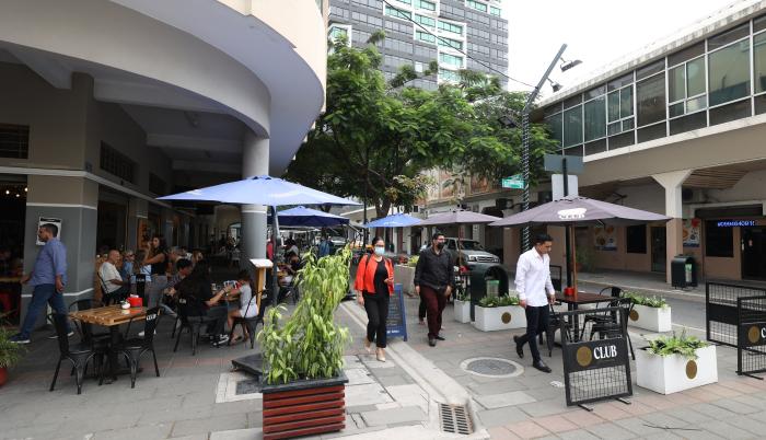 Caminar por el centro, la acción que urge para el peatón