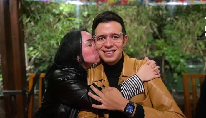 Carla Morrison celebra el cumpleaños de su esposo en Quito