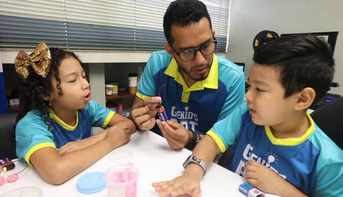 Genios Bot, Escuela de Robótica, tecnología para pequeños genios