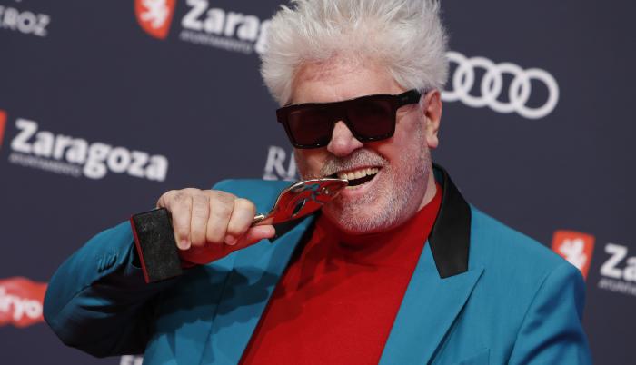 Pedro Almodóvar recibe el premio Feroz de honor por su trayectoria