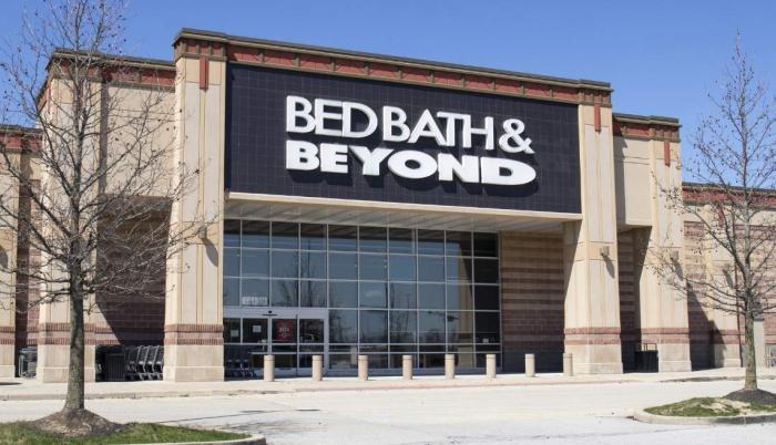Bed Bath & Beyond vende acciones y cierra tiendas para evitar la quiebra
