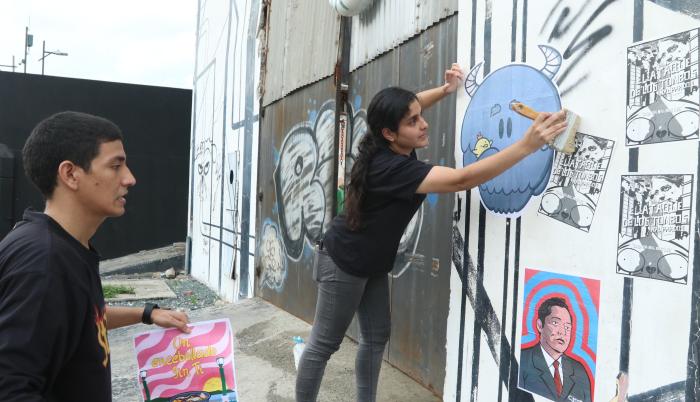 El ‘paste up' echa raíces en la Perla del Pacífico