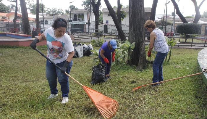 Los Ceibos decide echarle manos a su parque ante la indiferencia del ...