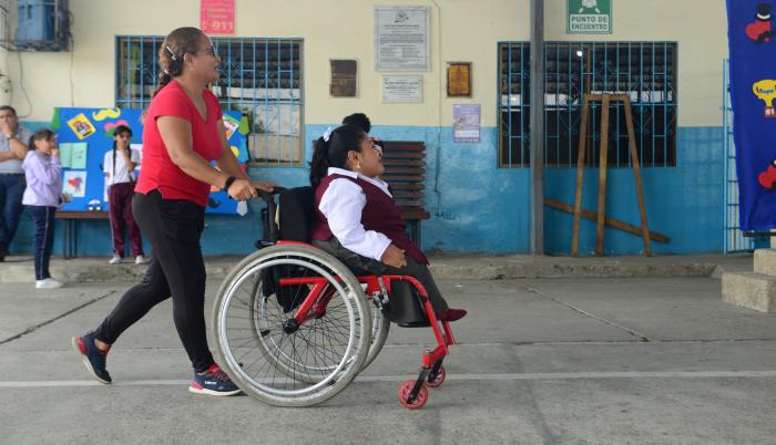 Clara Celi, una maestra sobre ruedas