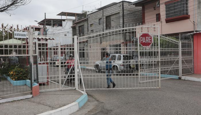Guayaquil: En Geranios 1 las rejas frenan robos a casas, pero no en las ... Guayaquil: En Geranios 1 las rejas frenan robos a casas, pero no en las ...