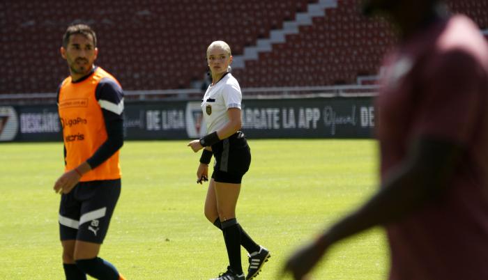 Gisselle Giler se abre espacio en el arbitraje ecuatoriano