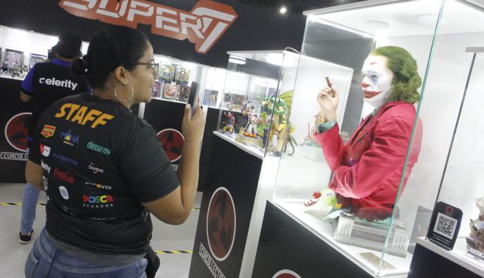 Superman alborota a sus fans en la apertura de la Comic Con