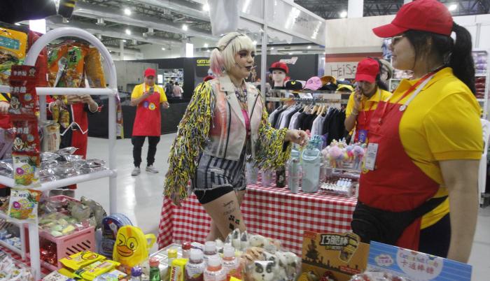 Superman alborota a sus fans en la apertura de la Comic Con
