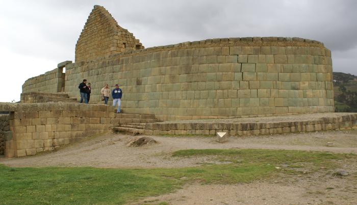 El Complejo de Ingapirca recibe varias ideas de obras para su conservación