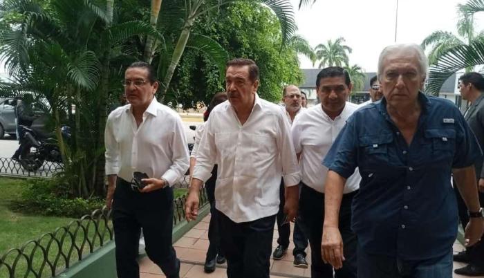 Jaime Nebot y Guillermo Lasso visitan a Carlos Falquez, quien está ...