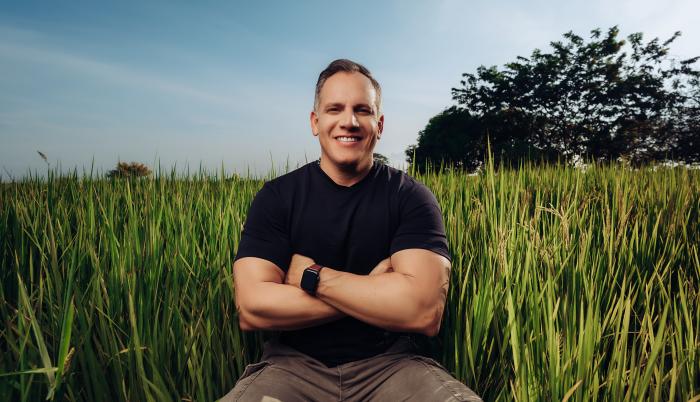 Carlos Serrano: "Por ahí dicen que soy buen gallo cuarentón, todavía"