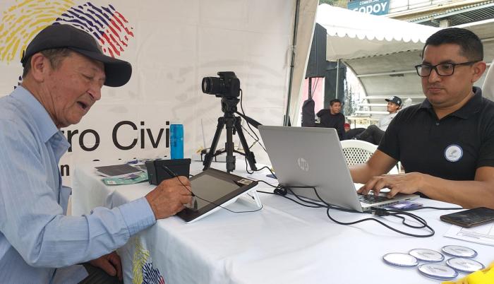 La renovación de cédula es con turnos