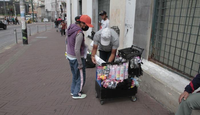 Quito: El comercio informal es un lío con posible salida