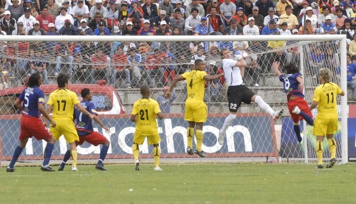 Barcelona: Pablo Santillo se ve reflejado en Javier Burrai