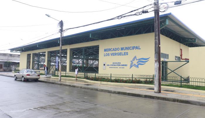 El mercado de Vergeles, otra vez sin fecha fija para abrir sus puertas