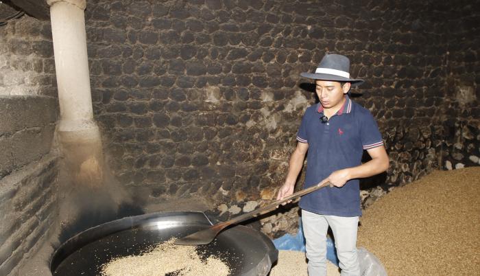 En Latacunga, joven hizo de la casa de su abuelo la Ruta de la Máchica