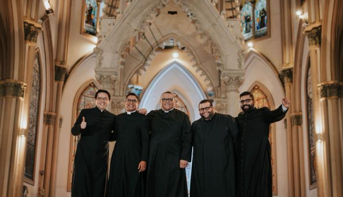 Los padrecitos animan la fe de los católicos recorriendo distintas ...