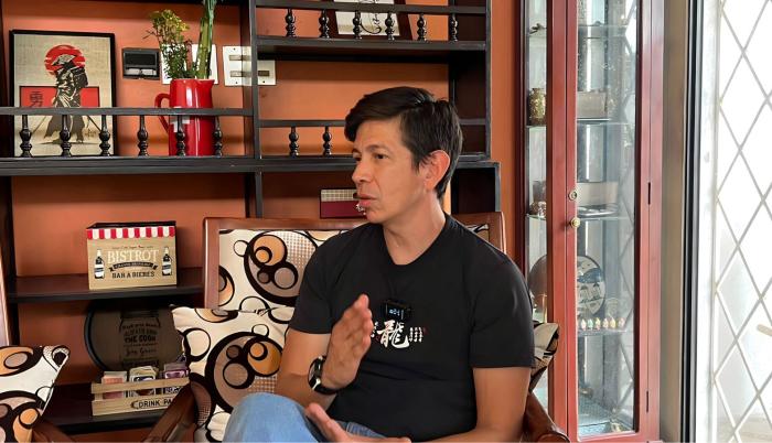 Jimmy Román: un gesto de amor que alimenta el alma de los desamparados