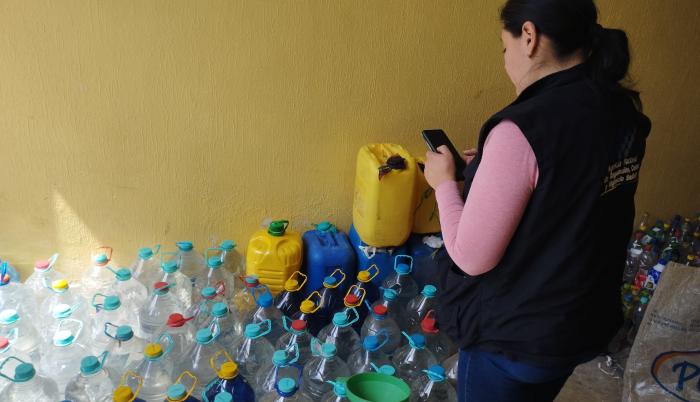 En Riobamba, la Arcsa junto a la Policía decomisó aguardiente