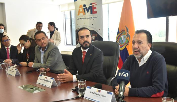 AME respalda a Pabel Muñoz en denuncia por presunta infracción electoral