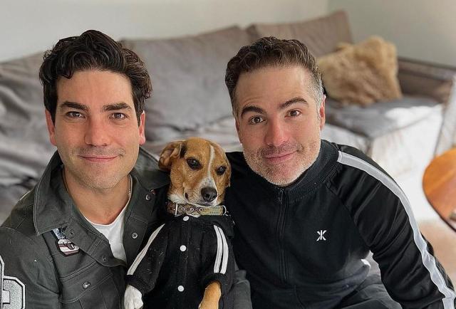 Roberto Manrique anuncia su ruptura al estilo de Ricky Martin