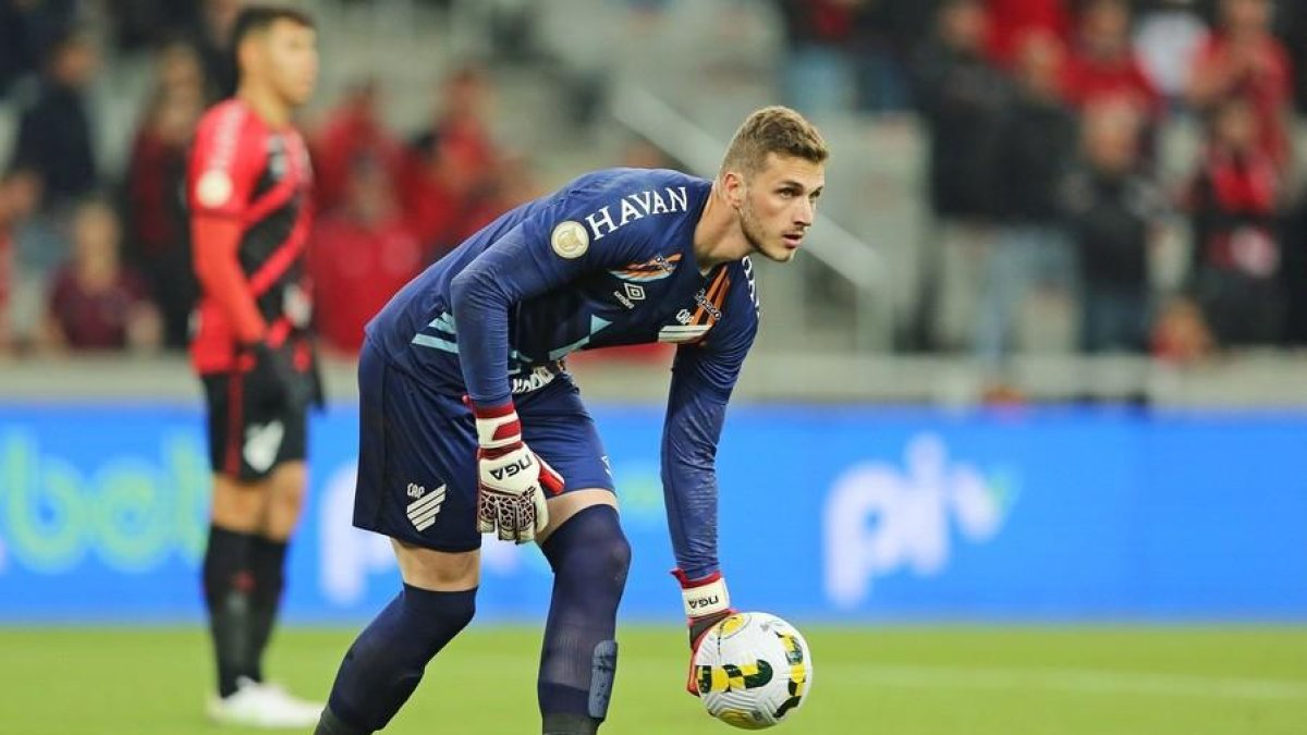 Bento releva a Ederson en Brasil para los partidos ante Colombia y ...