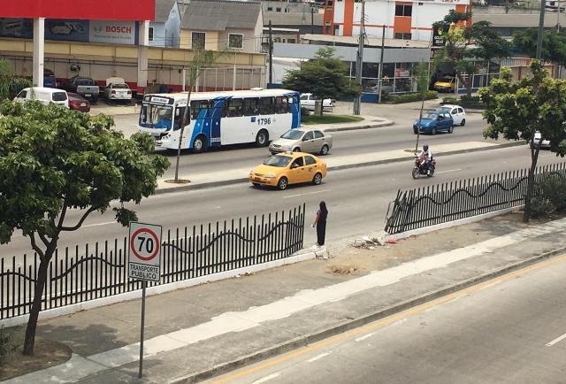 Cierre de un sentido de la avenida Terminal Terrestre-Pascuales