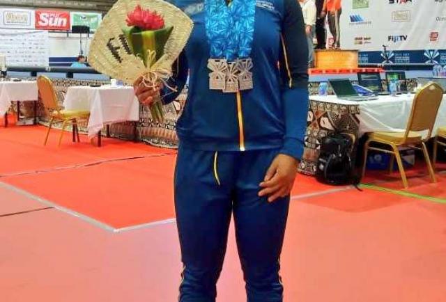 Angie Palacios, los brazos de plata