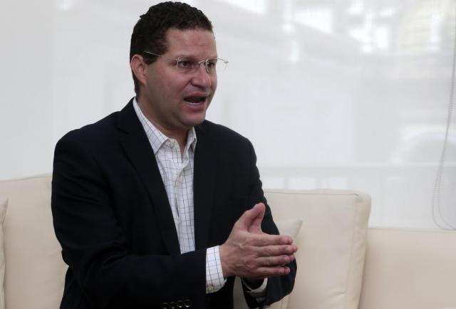 Mauricio Rodas busca zanjar el debate entorno a Uber y Cabify