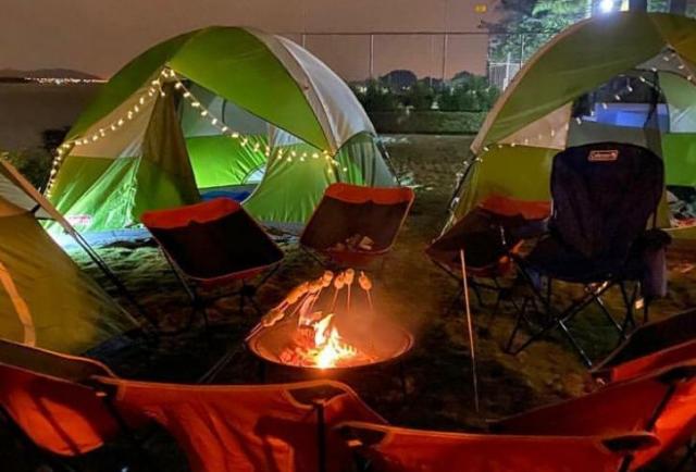 Acampar en el patio de la casa, una nueva forma de disfrutar en familia ...