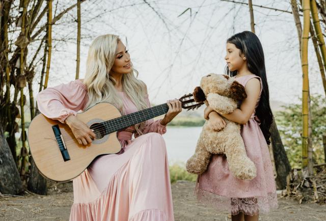 ¿Los retoños de los famosos regresan a las aulas?